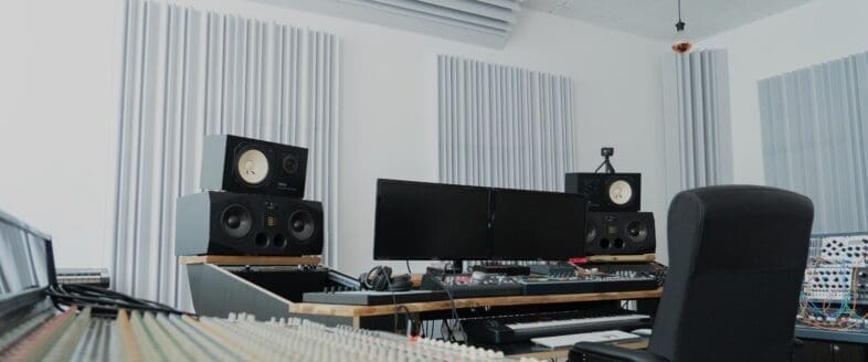 Optimize Sound in your Control Room — t.akustik